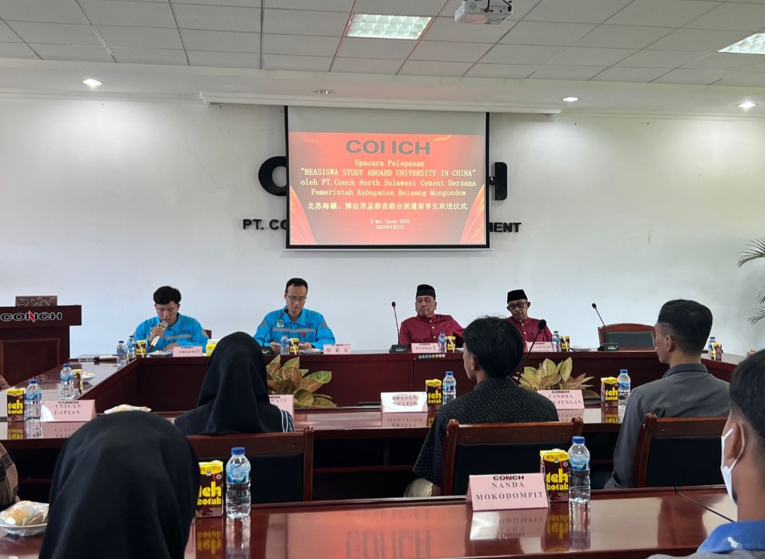 Para Pelajar Bolmong dilepas oleh Dirut PT.Conch dan Pemkab Bolmong ...